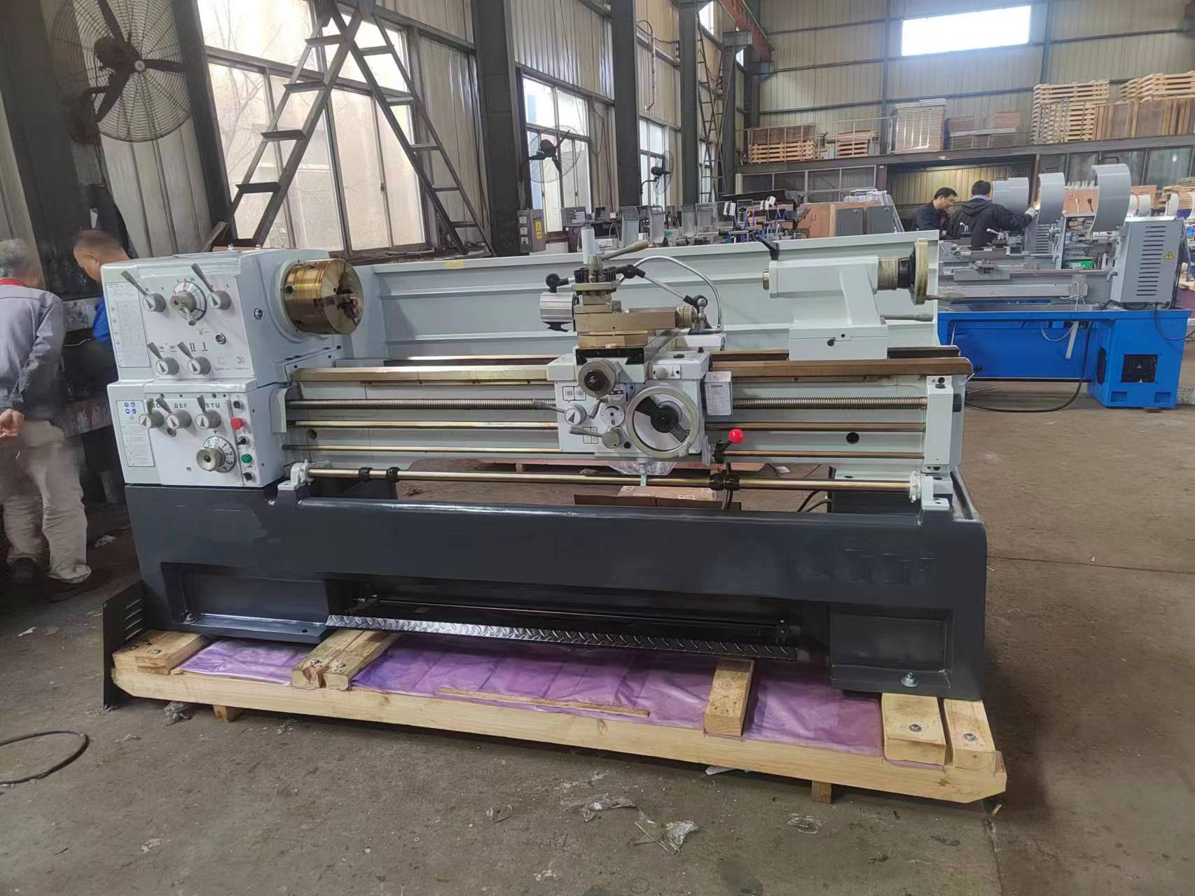 Lathe machine, turning machine, horizontal turning machine,, metal ...